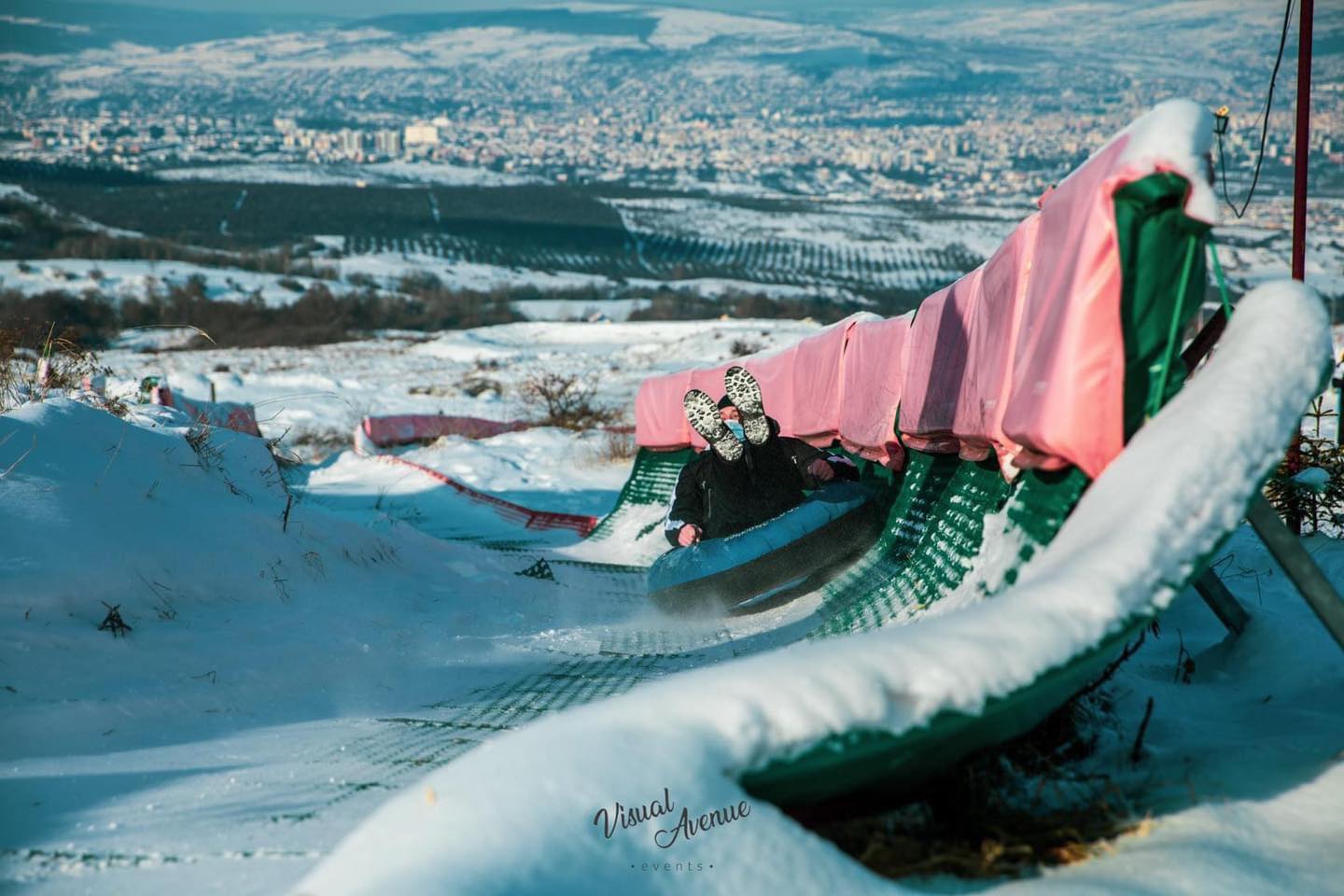 Bucurie pentru amatorii de săniuș: pârtia de tubing din Feleacu a fost ...