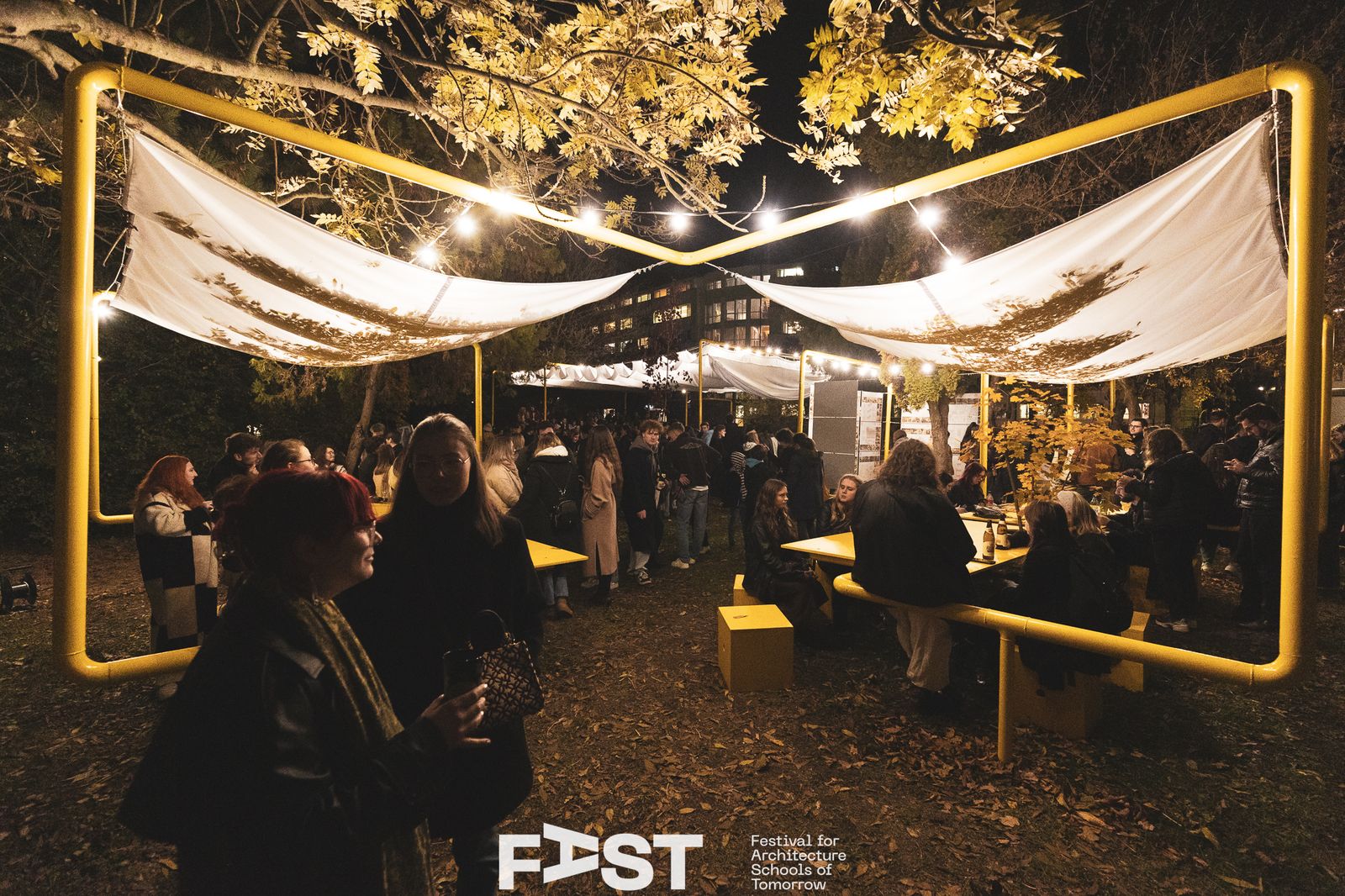 Pavilionul X5 a deschis FAST 2024 la Cluj: Un proiect colaborativ ...