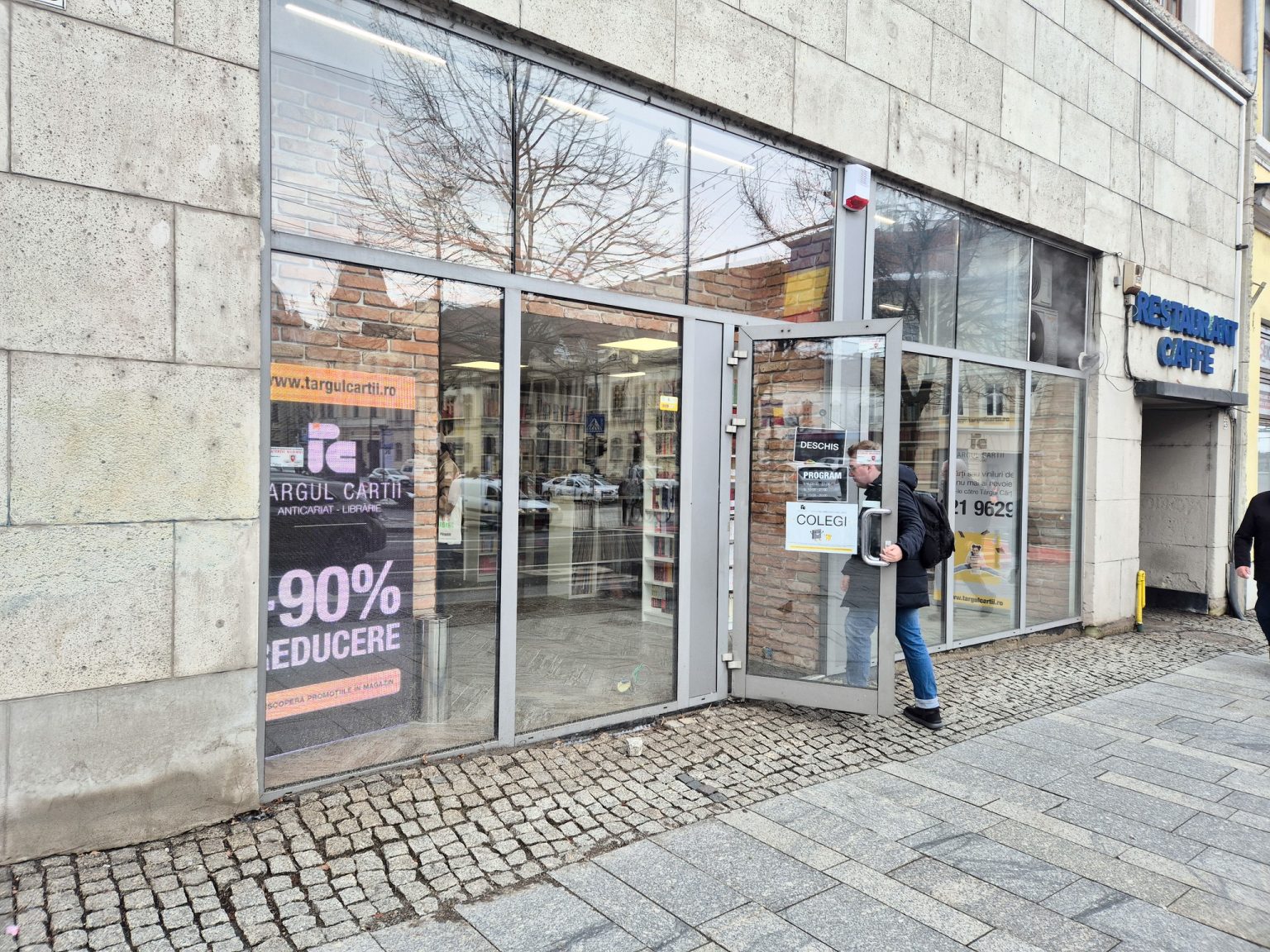 Târgul Cărții, cel mai mare anticariat din România, se extinde la Cluj ...